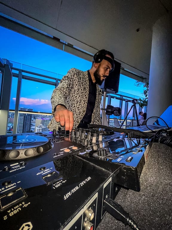 Best DJ Hire for any event, Hire Wedding DJ, Corporate DJ, Club, Party DJ